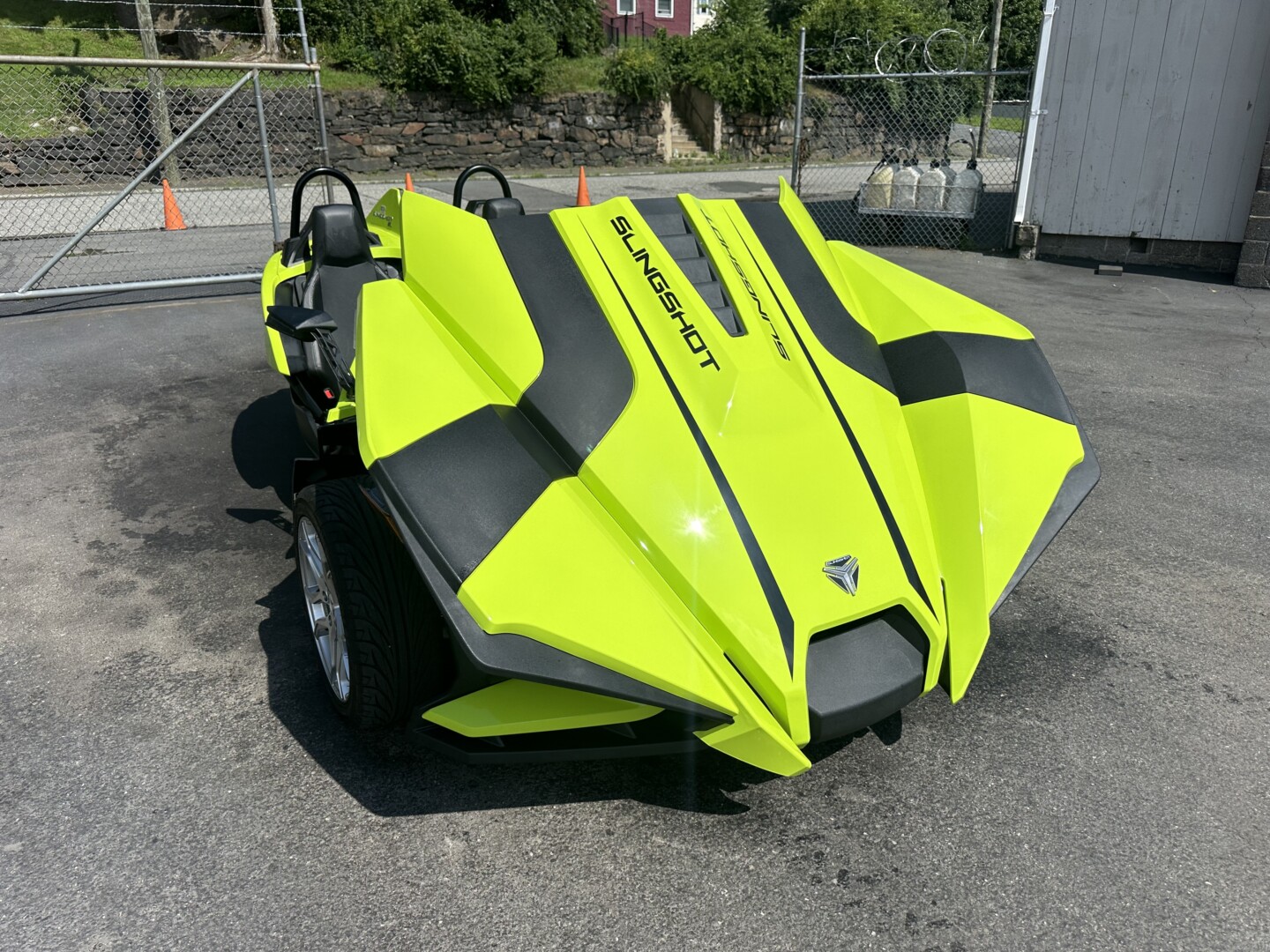2023 Slingshot SL AutoDrive Neon Lime – Bikes, Polaris, Polaris ...