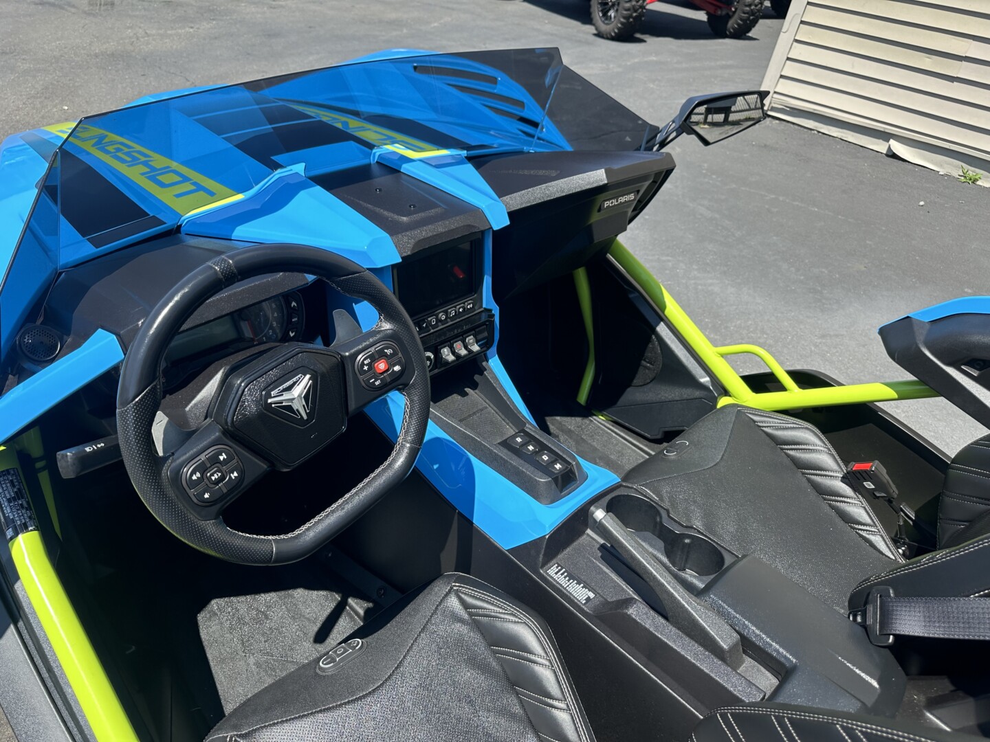 2023 Slingshot R Autodrive Miami Blue Fade/ W/Heated and Cooled Seats ...