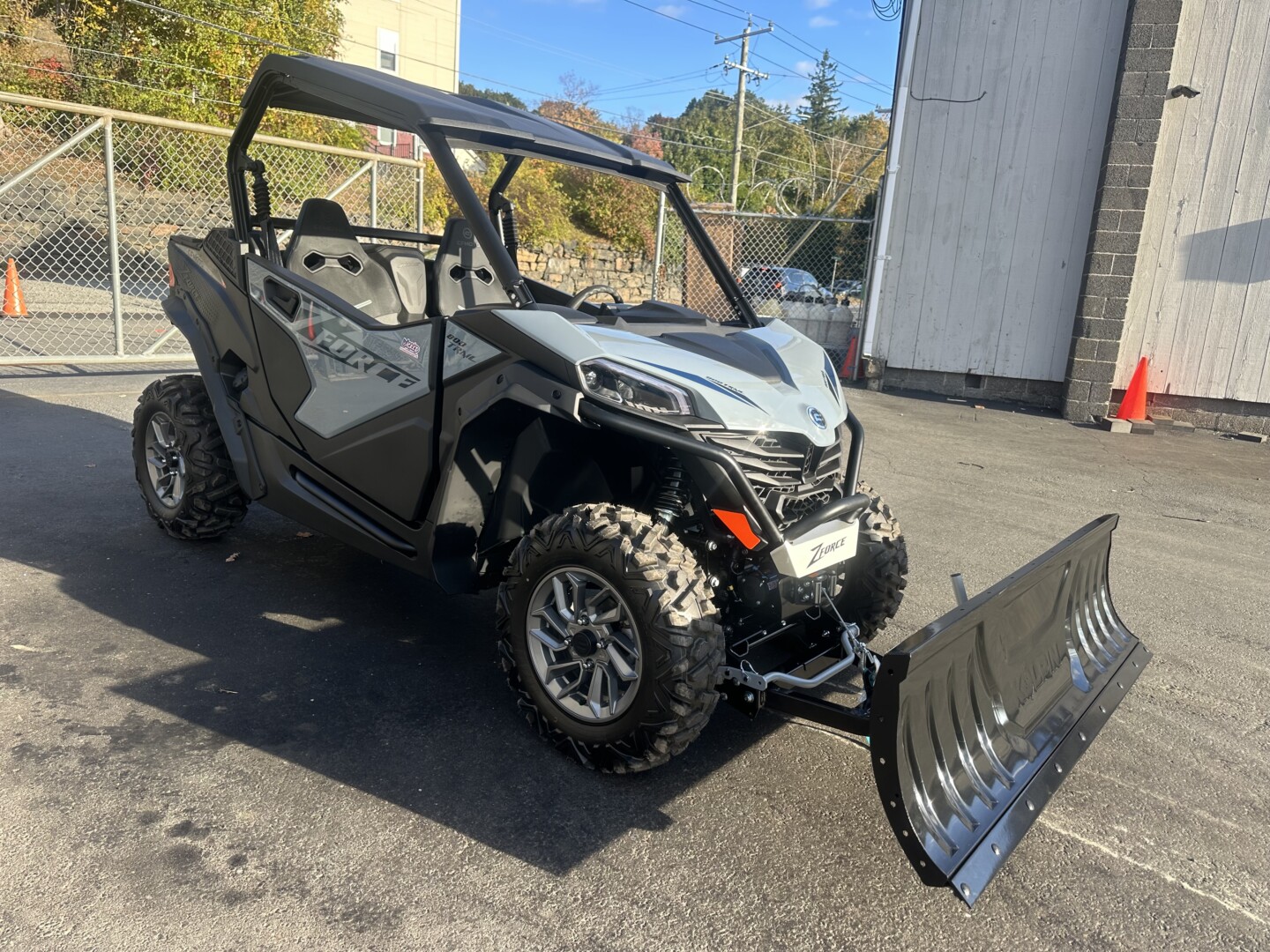2024 ZFORCE 800 Trail 4X4 EFI EPS Gen II Tundra Grey or Magna Red W ...